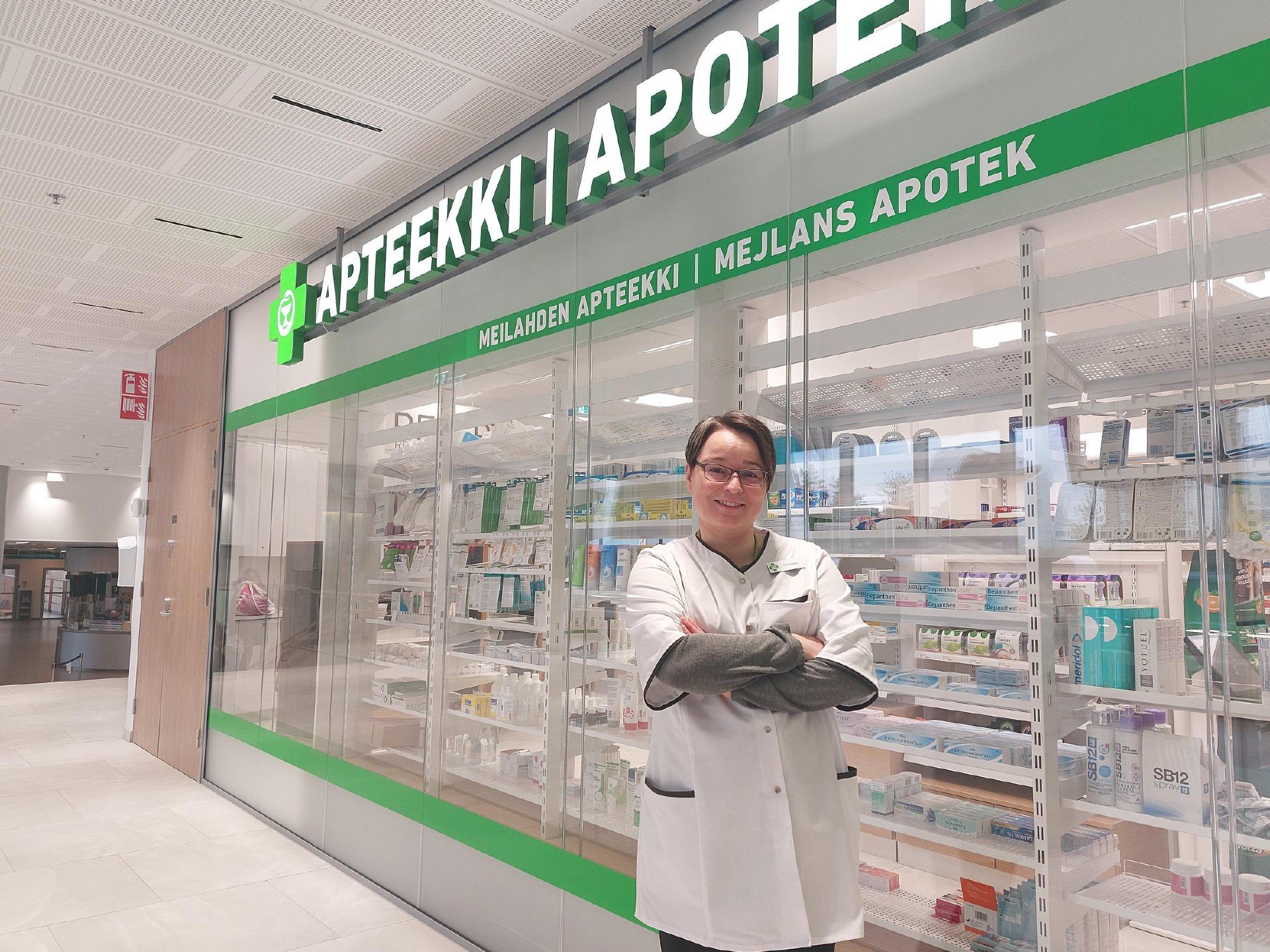 Helsinki-Vantaan lentoaseman tuloaulassa toimii jälleen apteekki ...